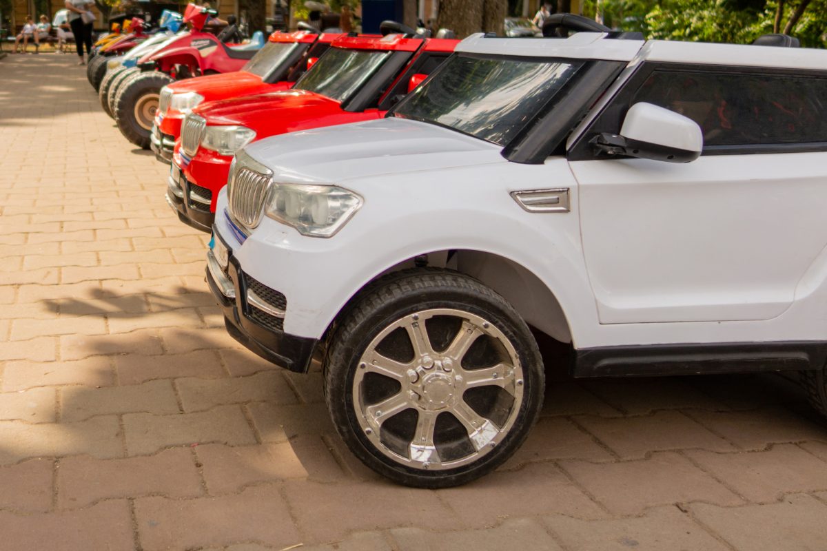 11 Stunning Electric Toy Cars So Realistic Even Adults Want One - Motor Mox