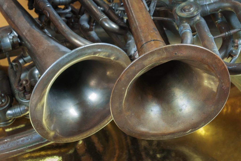 13 Car Horns So Loud, They’ll Wake the Entire Neighborhood! - Motor Mox
