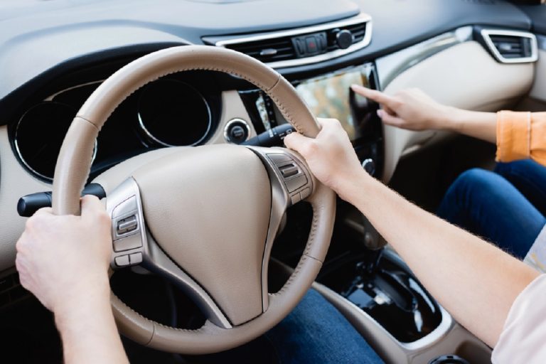12 Easy Ways to Park Like A Pro Every Single Time - Motor Mox
