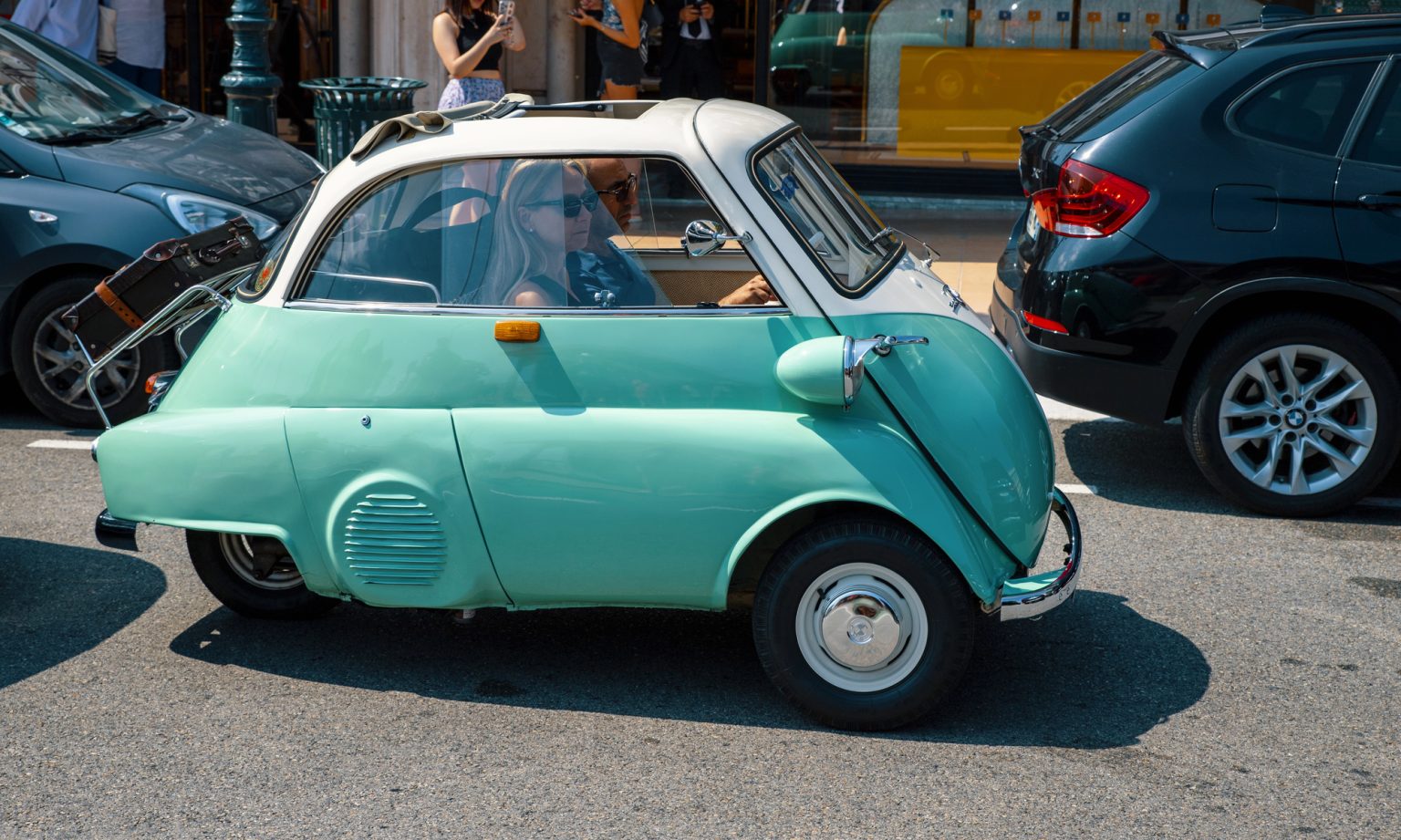 15 Legendary Two-Seaters That Defined Automotive History - Motor Mox