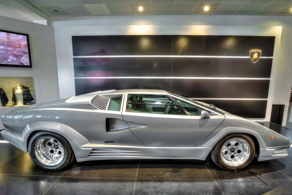 12 Amphibious Cars That Let You Drive on Land and Water - Motor Mox