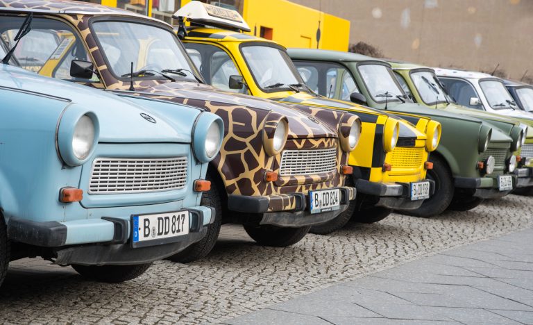 12 Unique Car Colors with the Most Unforgettable Names - Motor Mox