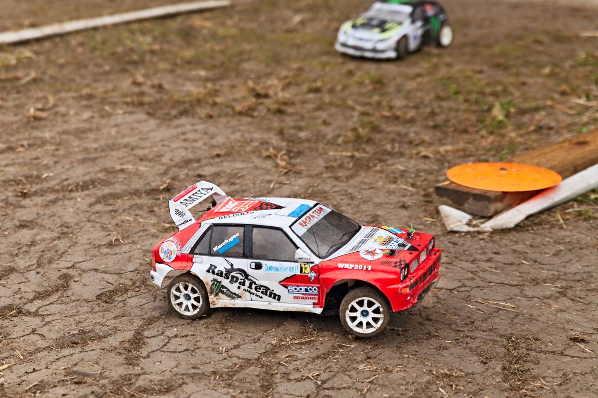 12 Insanely Fast Remote Control Cars That’ll Leave You In Shock - Motor Mox