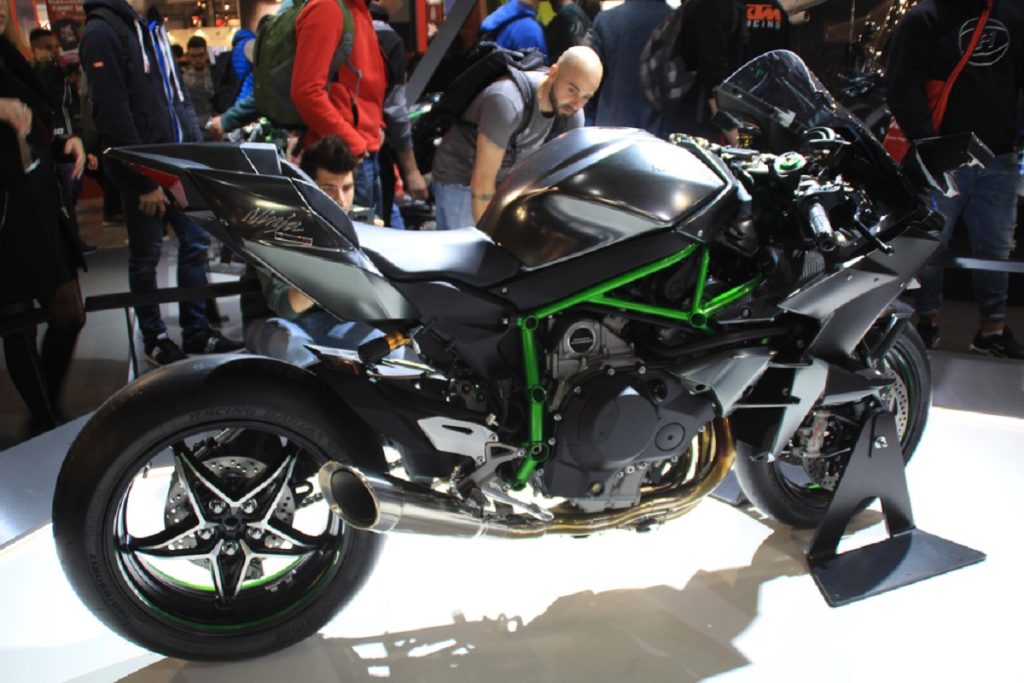 12 Super Fast Bikes That Leave Everything in the Dust - Motor Mox