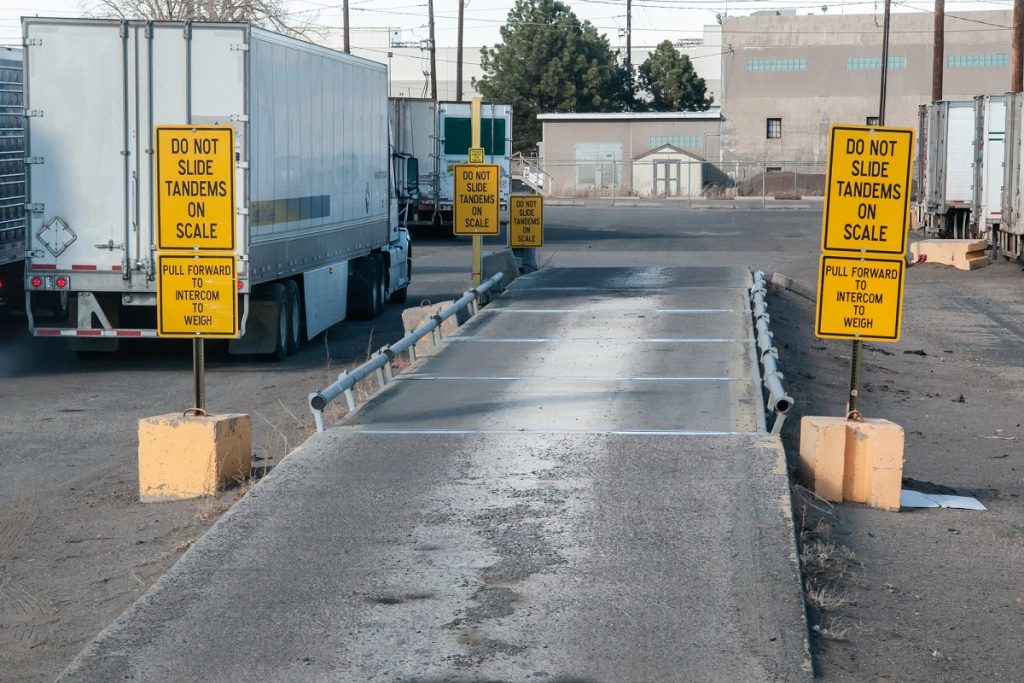 Every Truckers’ Secret Code 15 CB Radio Phrases You Need To Know ...