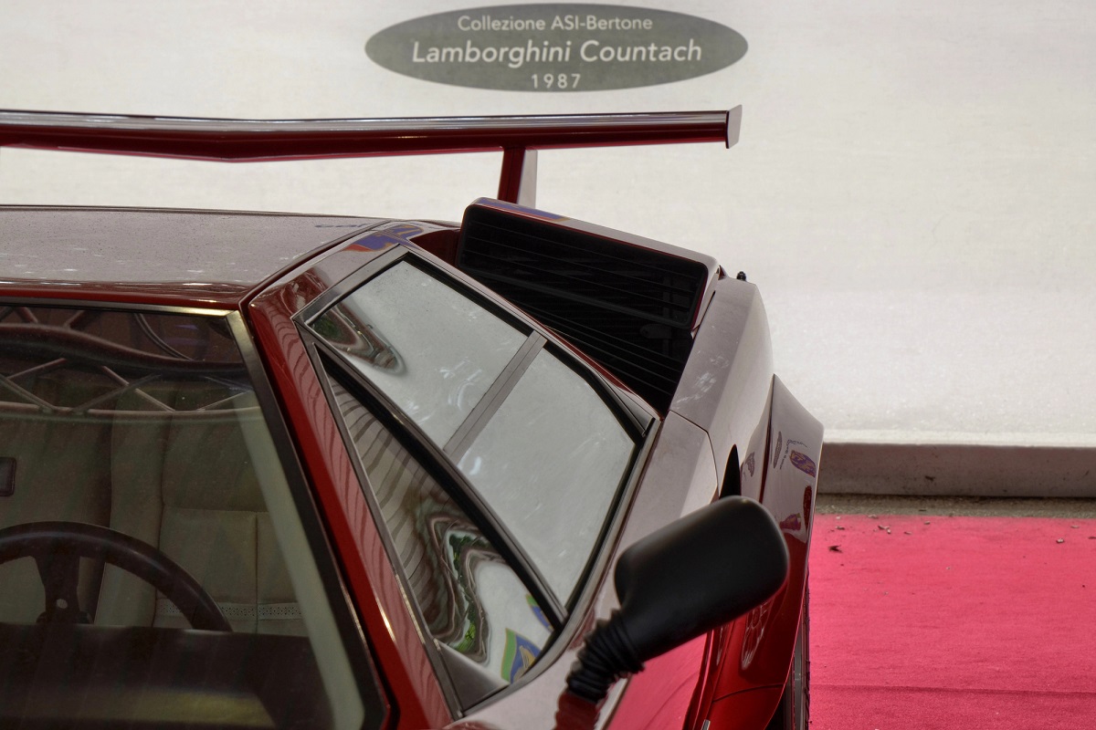 10 Countach Wing Facts That Will Shock You - Motor Mox