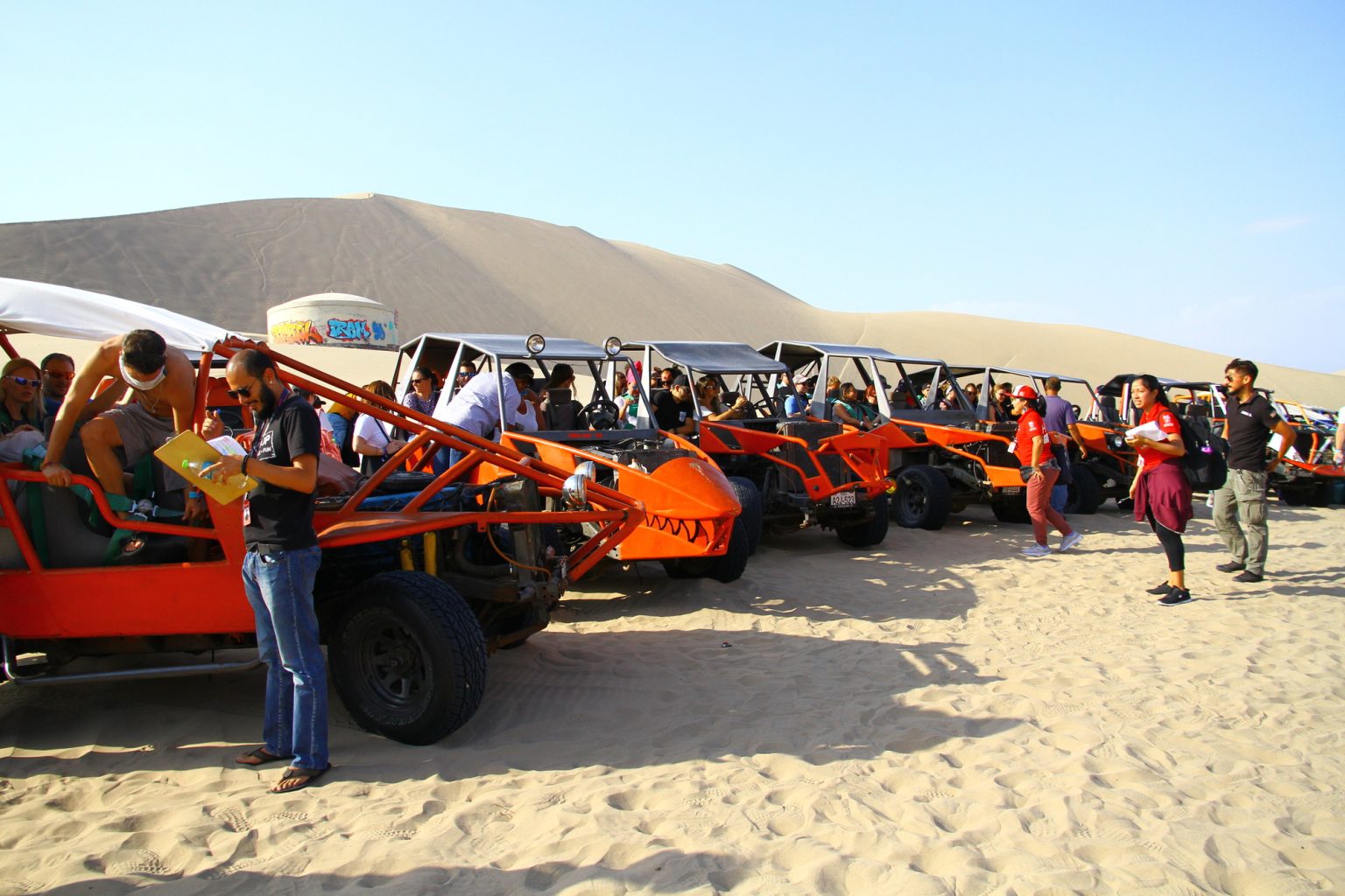 11 Extreme Sand Cars Built To Conquer The Harshest Landscapes - Motor Mox