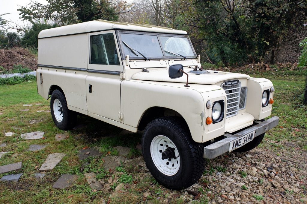 13 Vintage SUV Cars That Look Insanely Cool - Motor Mox