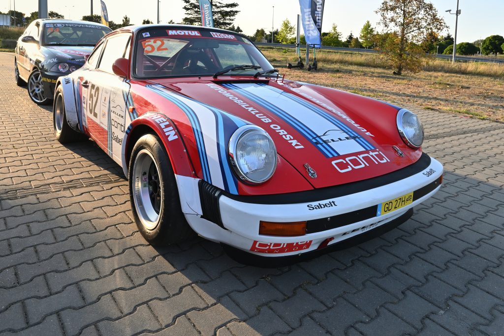 17 Timeless Vintage Sports Cars That Still Turn Heads Today - Motor Mox