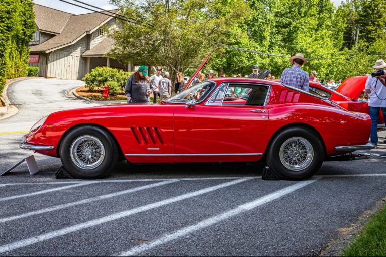 17 Timeless Vintage Sports Cars That Still Turn Heads Today - Motor Mox