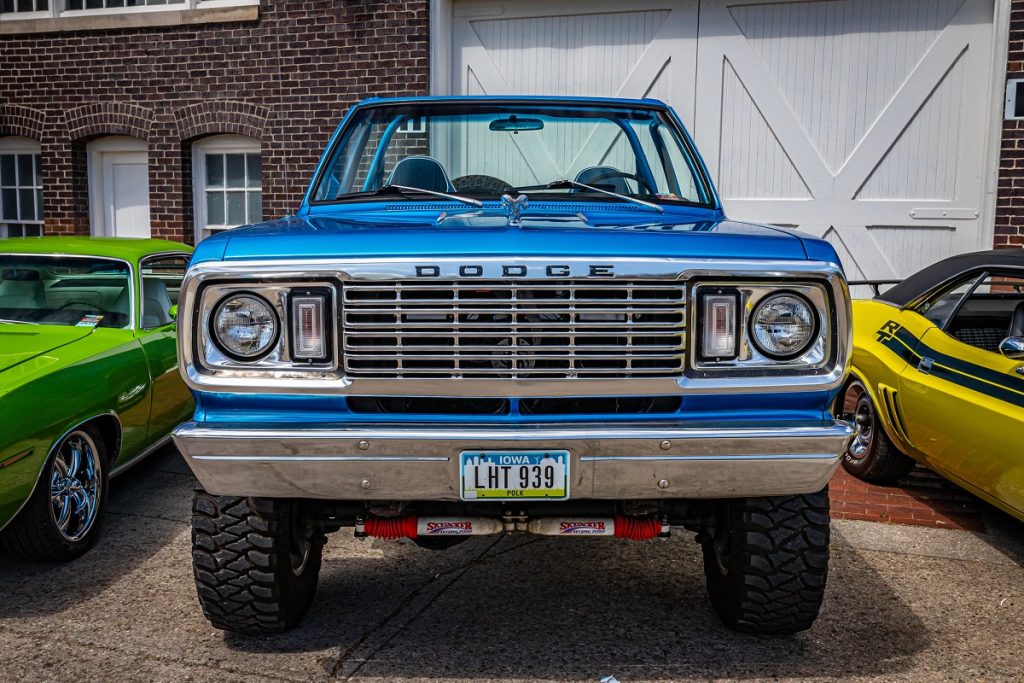 13 Vintage SUV Cars That Look Insanely Cool - Motor Mox
