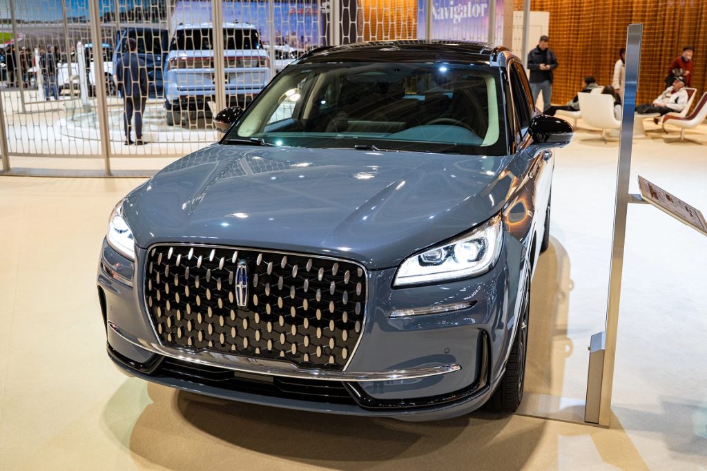 15 Best Luxury Cars For Women - Motor Mox