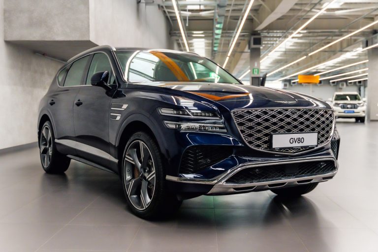 15 Best Luxury Cars For Women - Motor Mox